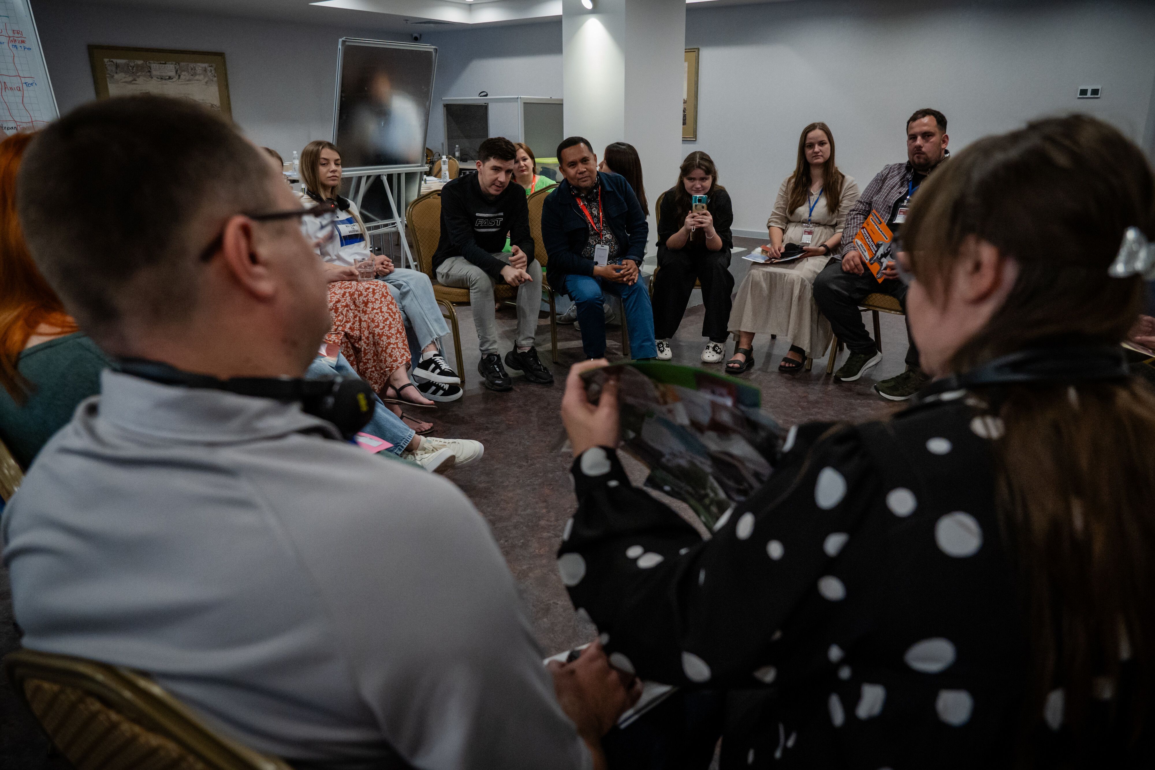 Ukraine’s faith leaders trained to support mental health | World Vision