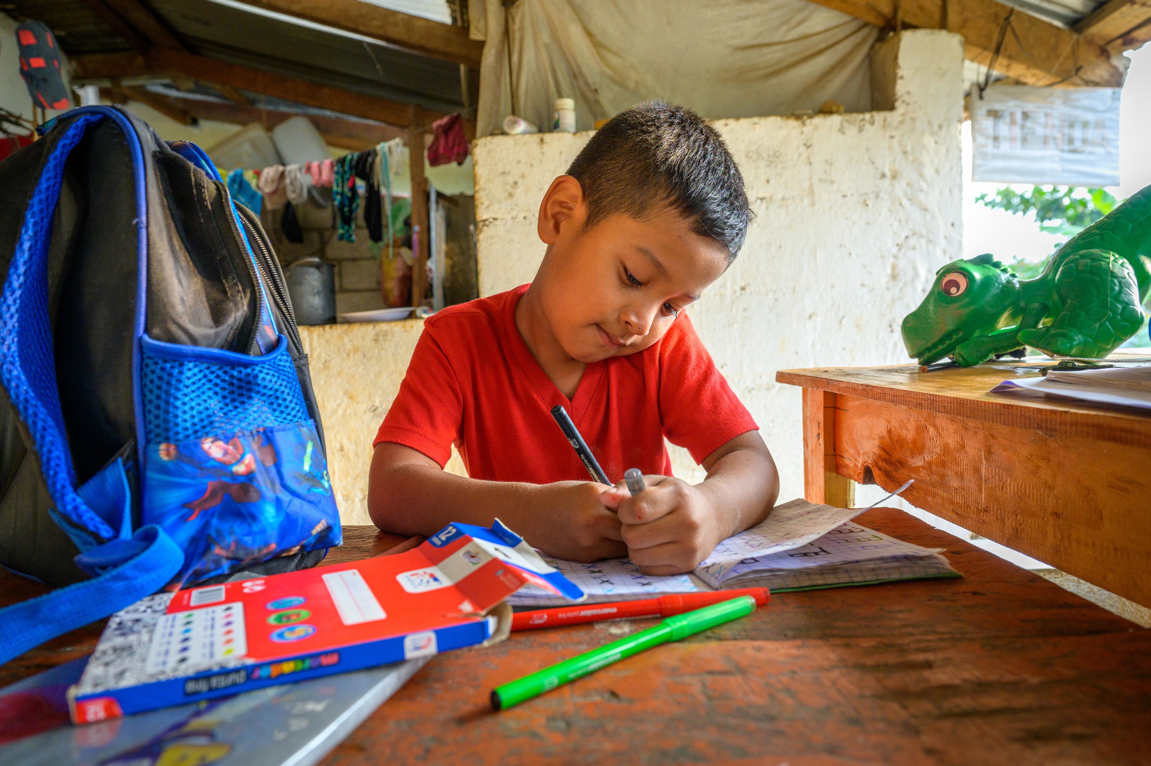 A winning smile for chickens | World Vision
